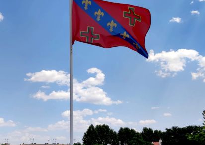 Gallery of pictures of flags, displays and flagpoles